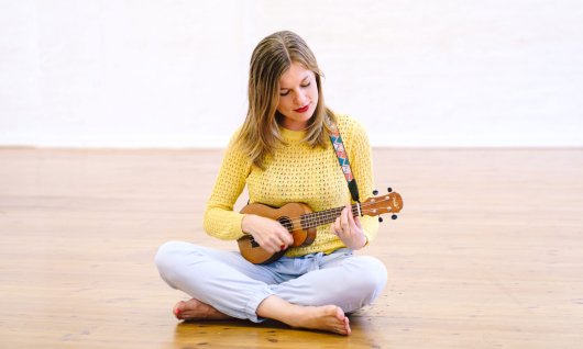 Ukulili mit Lilian Masuhr | Kursfreunde